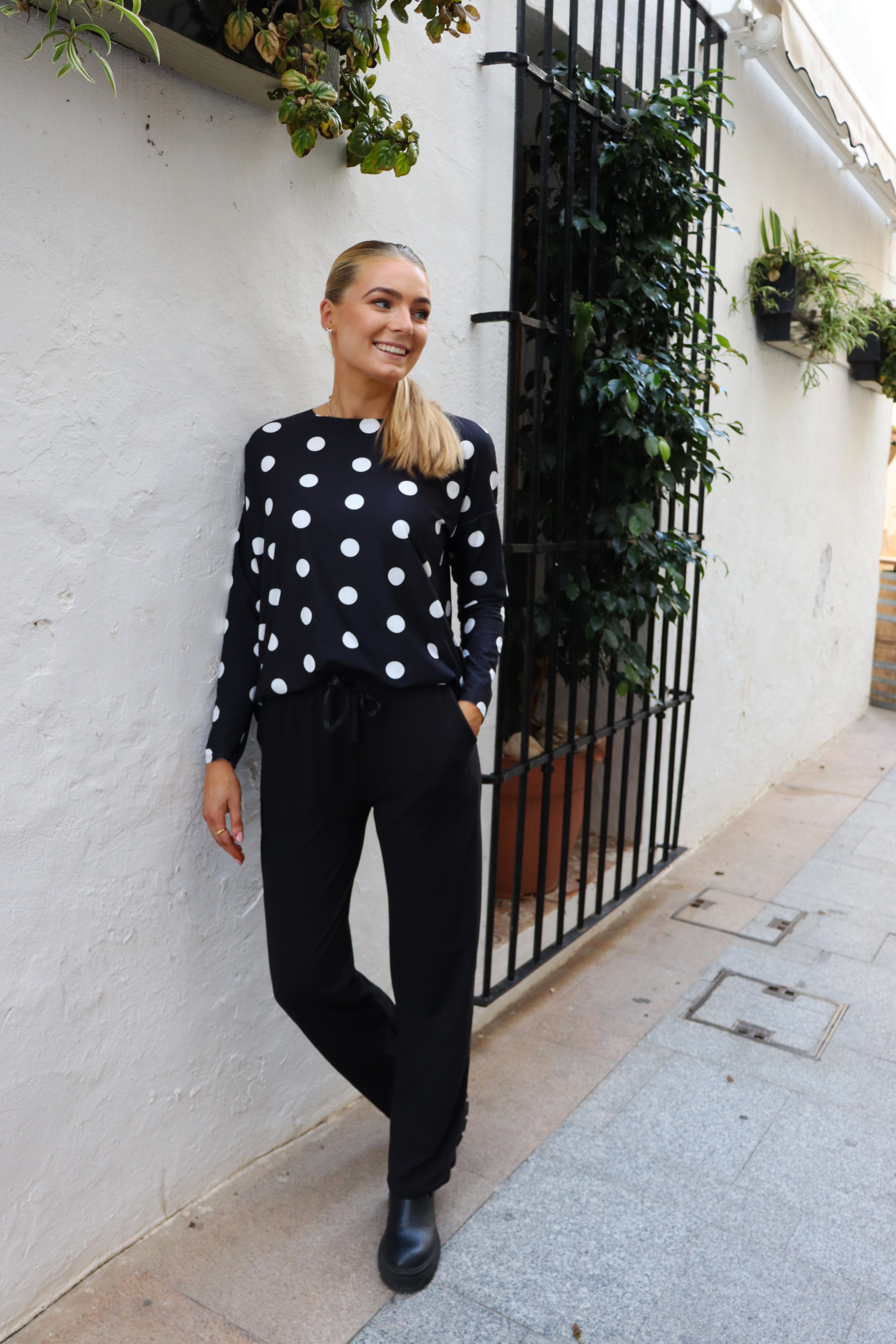 ALMA-LS-TOP - BLACK BIG DOT – Liberté Essentiel